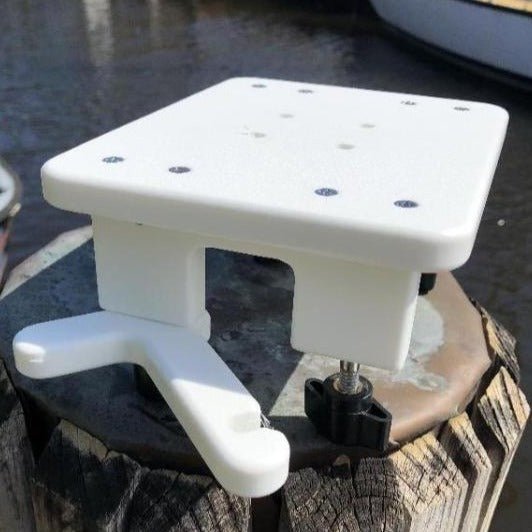 Universal Pontoon Rail Mount